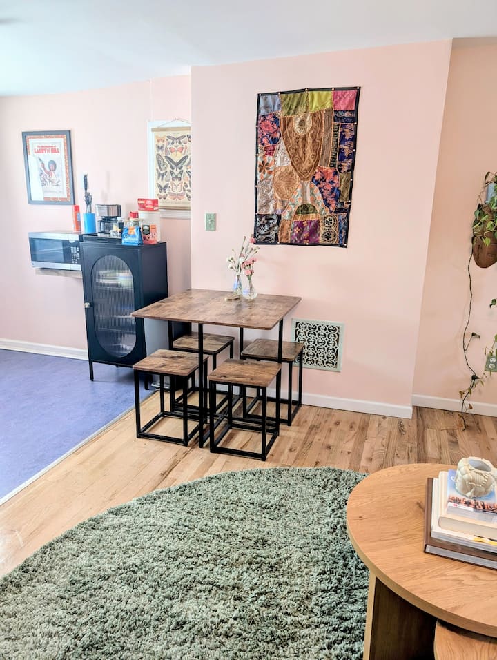 Perfect Friends & Family Suite, 5 Min To Subway -