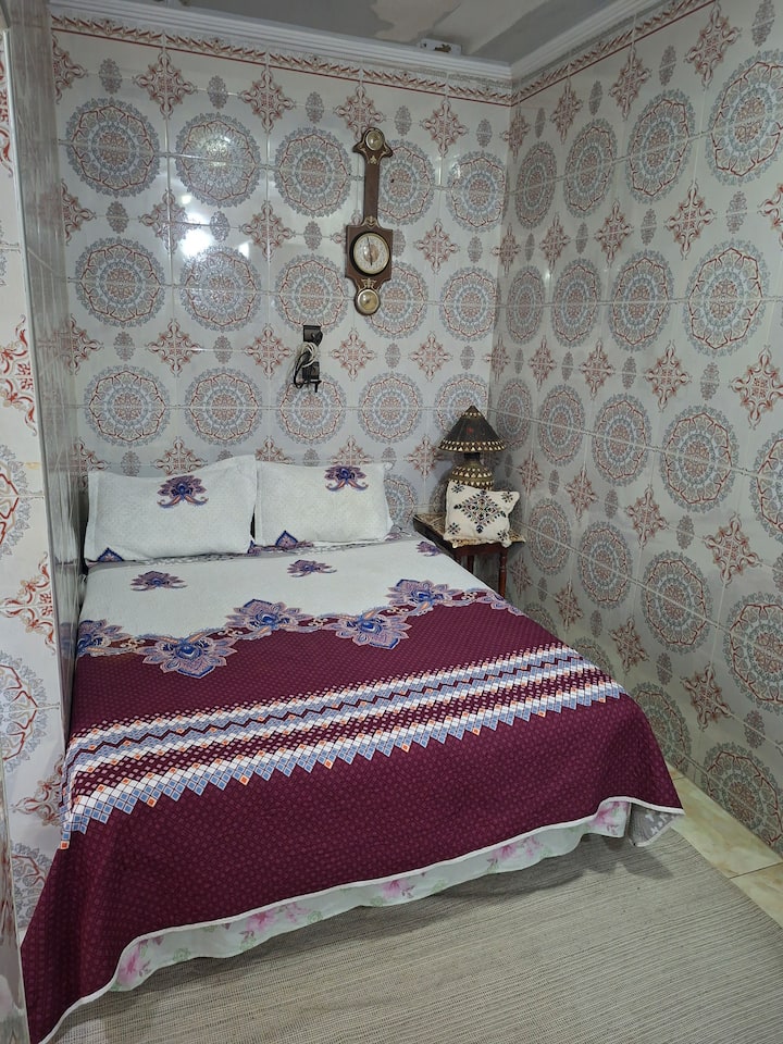 Petite Maison Bien Placée Proche De La Porte Bleu - Fès