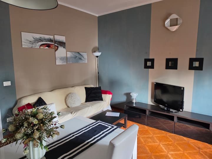 Casa Lerici. Curato E Tranquillo Appartamento - Brescia