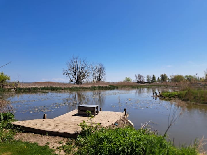 Peninsula W Bird Watching Tower & Large Yard - Lake Erie, PA