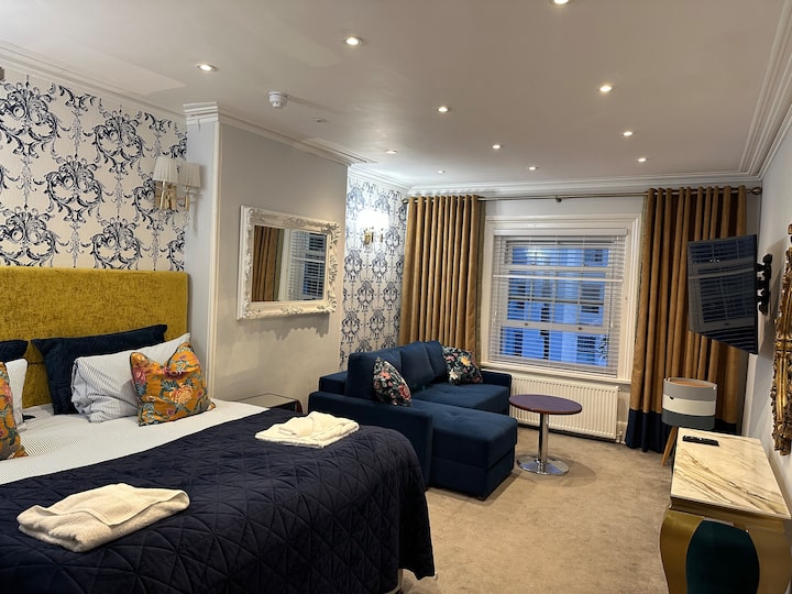 Loft Studio With Hot Tub And Spa Hire - Portsmouth