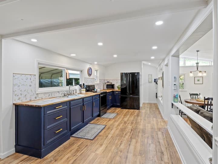 The Boathouse | Cozy Family Retreat Near Gsp - Greer