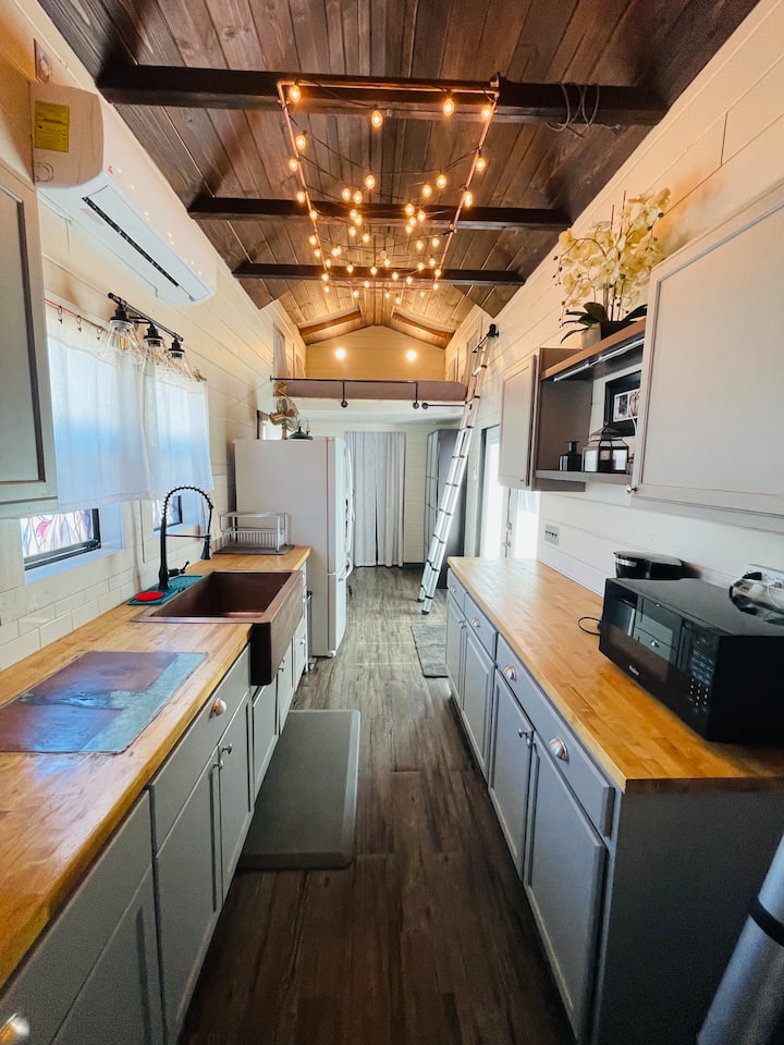 Quiet, Delightful 1bd Tiny House W/covered Patio - Tucson, AZ