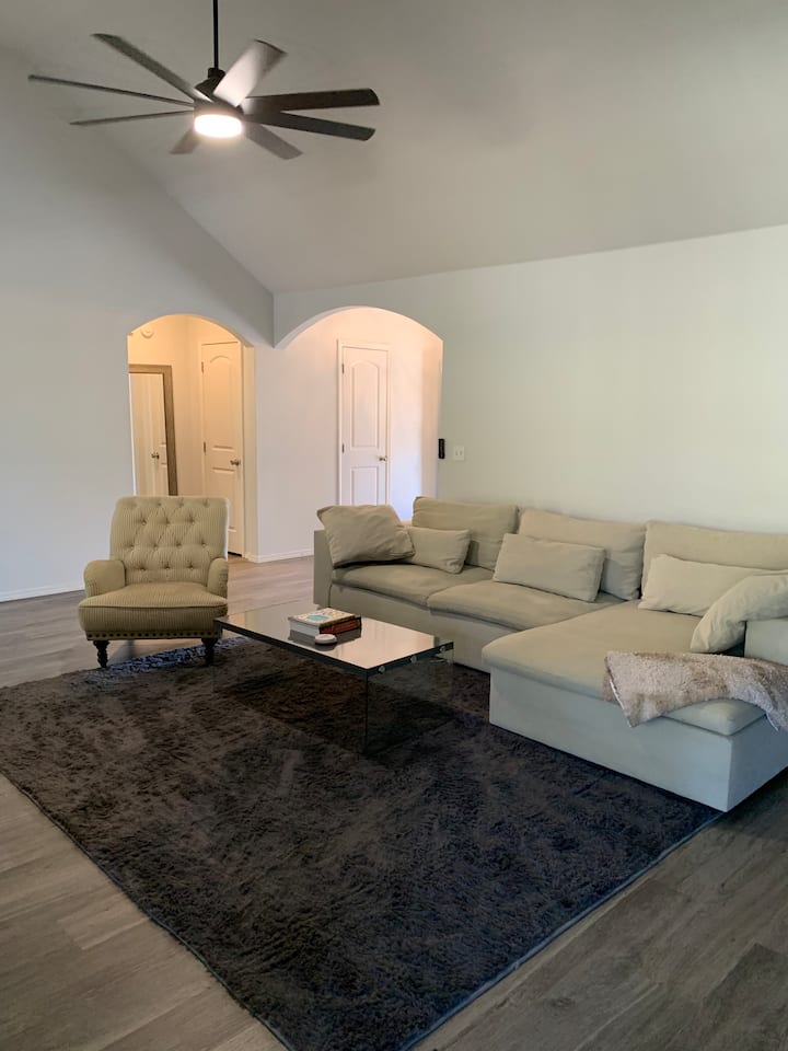 Spacious 3br Home|fast Wifi + Near Downtown Tulsa - Tulsa, OK