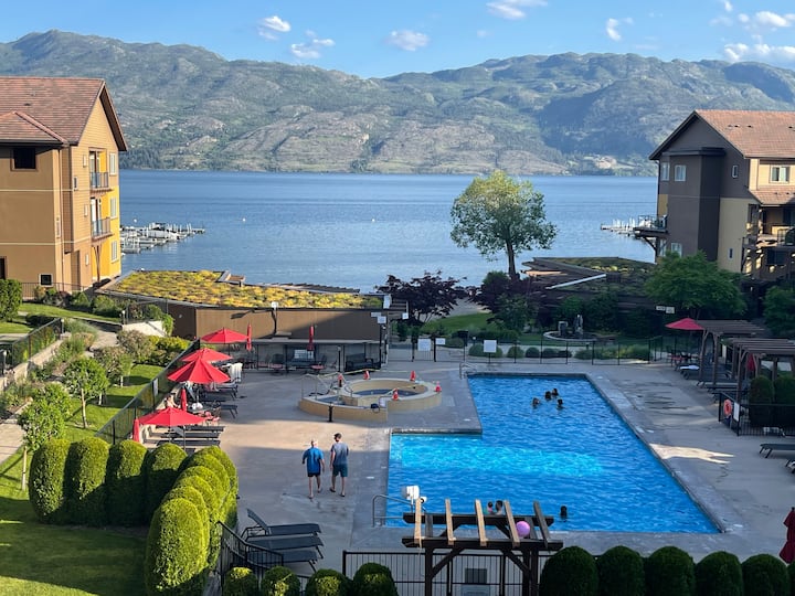 Lakefront Luxury! Book Now For Wk Aug 23 And Sept! - West Kelowna