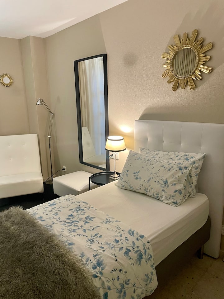 Sophisticated Room In Supercentral Location - Palma