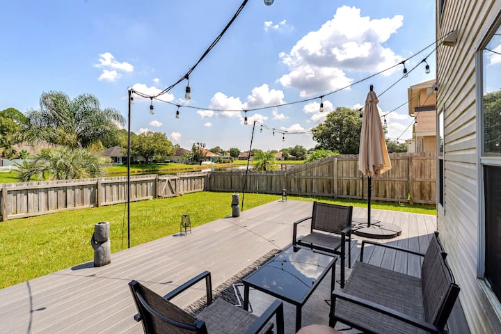 Modern 4-bedroom Home Near The Beach - Jacksonville, FL