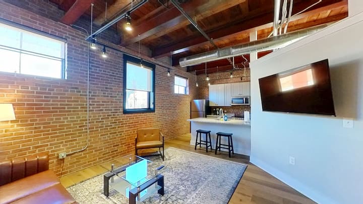 1 Br Suite 206 At 114 N Loudoun Street, Winchester - Winchester, VA