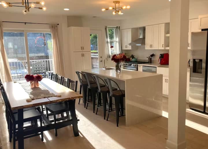 Spacious 3br Near Capitol Hill | Great For Groups - Washington DC