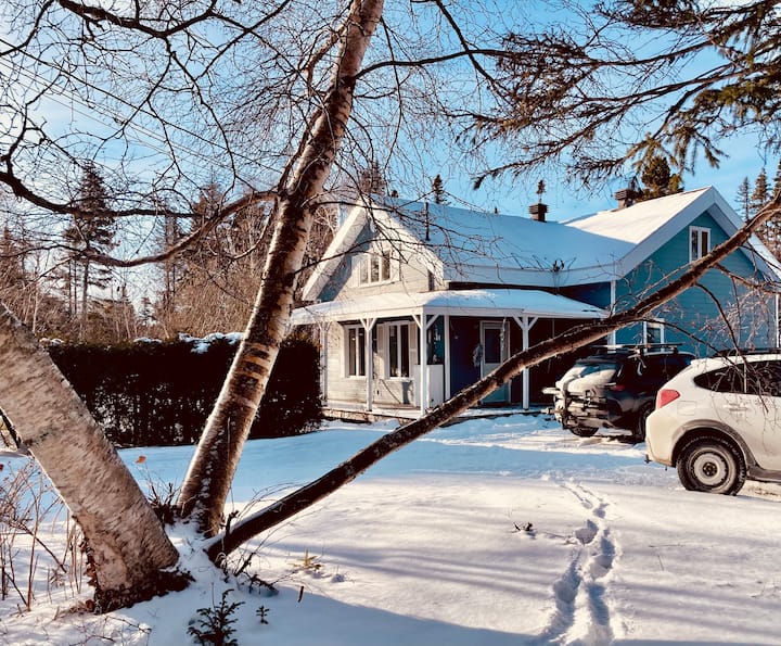 L’ancrage...a Quelques Pas Du Bord De La Mer - Quebec