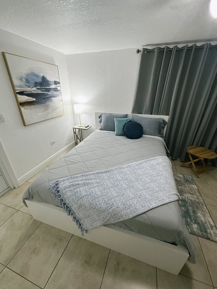 Cozy Stay | Near Stadium & Beaches + Free Parking - Miami Lakes, FL