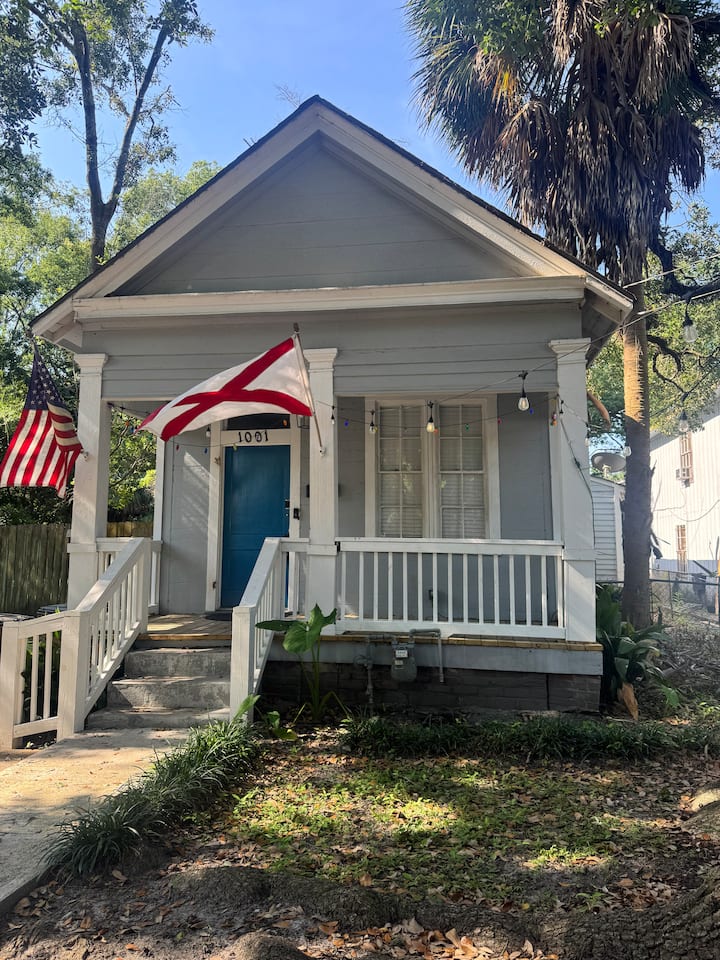 Graycie On St Francis Mobile Al Mardisgras Cottage - Mobile, AL