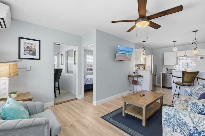 Flagler Ave 1 Bedroom/1 Bath -Eat, Drink, Play! - New Smyrna Beach, FL