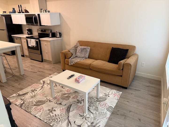 Modern 2-level Loft | 1br Stay In Marda Loop - Calgary