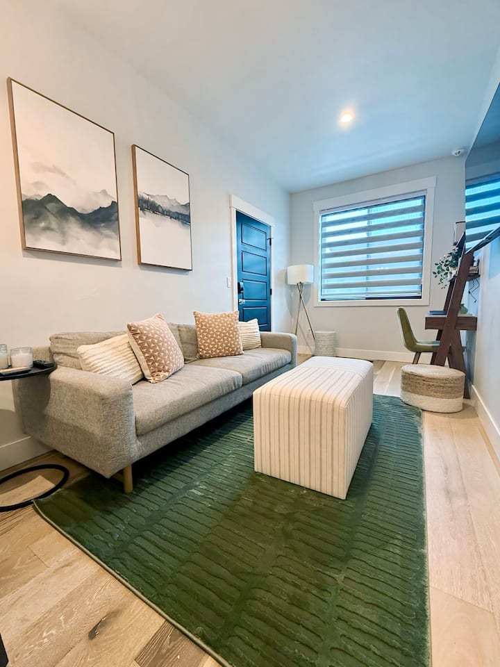 Pikes Retreat | Mountain Views + Modern Comfort - Colorado Springs
