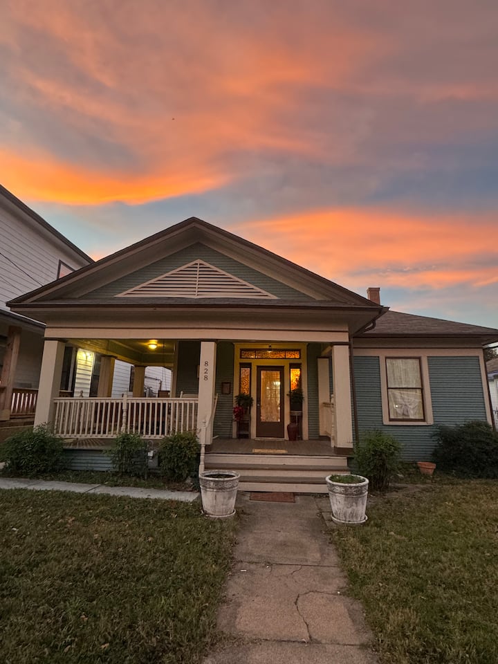 Vintage Charm In Bishop Arts District - Dallas, TX