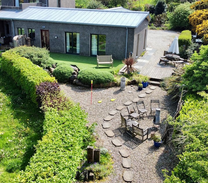 Golf & Family Chill Cottage, Hot-tub, Beach 10 Min - Castlerock