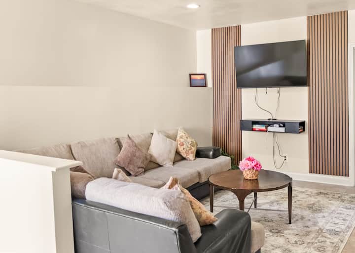 2-br, 1-bath Unit With Game Room & Free Parking - High Point, NC