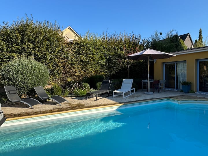 Charmante Guest House Avec Piscine Chauffée Couv. - Laval, France