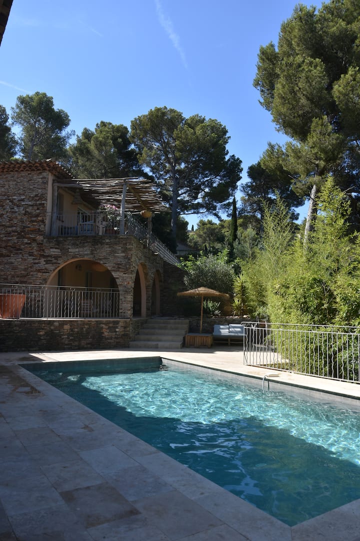 Jolie Villa Dans Le Domaine Privée Du Cap Bénat - Île du Levant