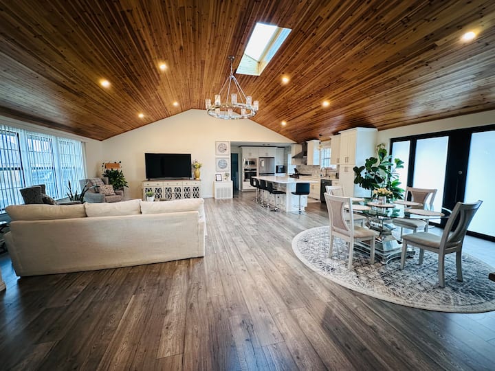 Completely Renovated, All New Beautiful 4 Br Home. - Rogers, AR