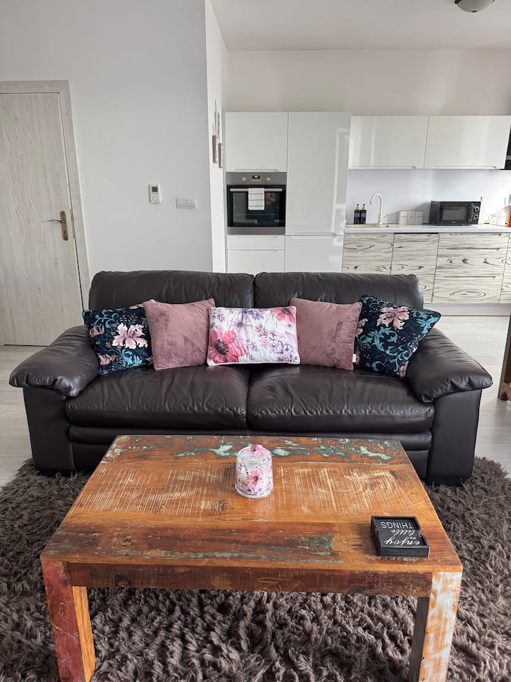 Krásny Apartmán V Centre Mesta,s Komplet Vybavením - Poprad