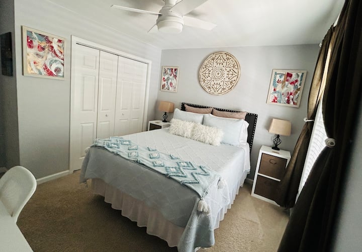 “Omzen” Clean Room, No Smoking, And No Pets. - Raleigh, NC