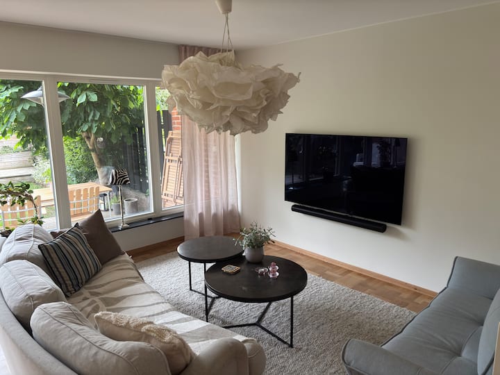 Trevligt Radhus Med Nära Till Allt - Lidingö