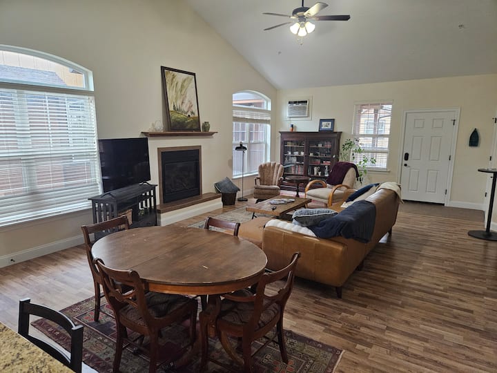 3rd Floor Condo With Mountain Views And Elevator - Missoula, MT