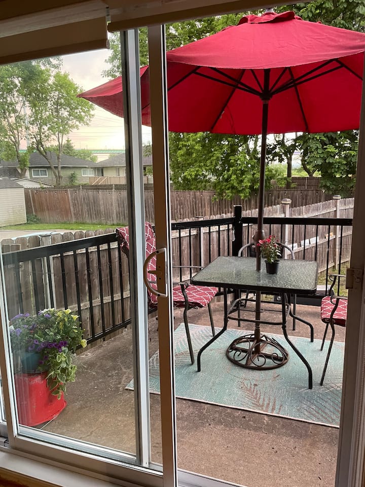 Lasso Perfect Location Ac Free Parking - Brossard