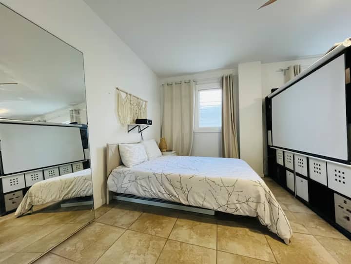 Private Studio South Beach By 5 Min Walk To Beach - Miami Beach, FL