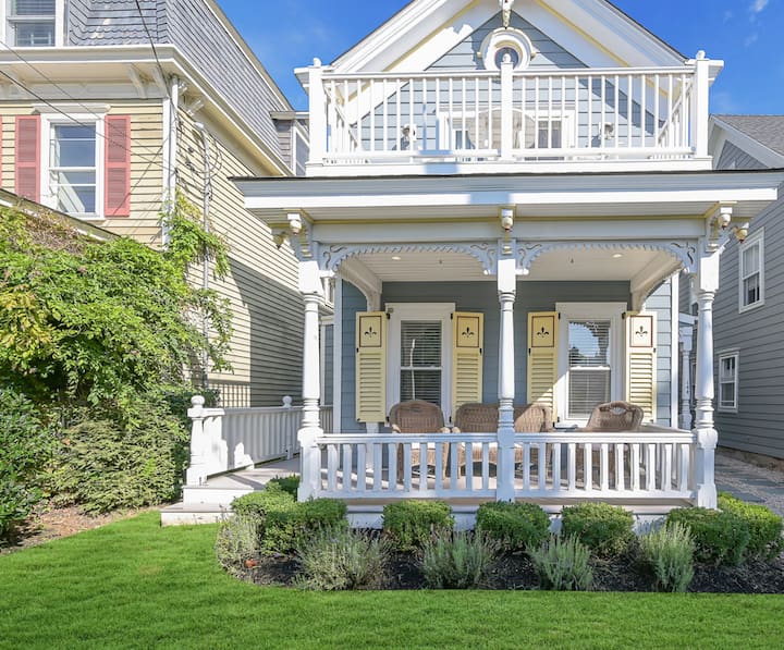 5 Bdrm, Bay Views, 1 Block To Greenport Village. - The Hamptons, NY