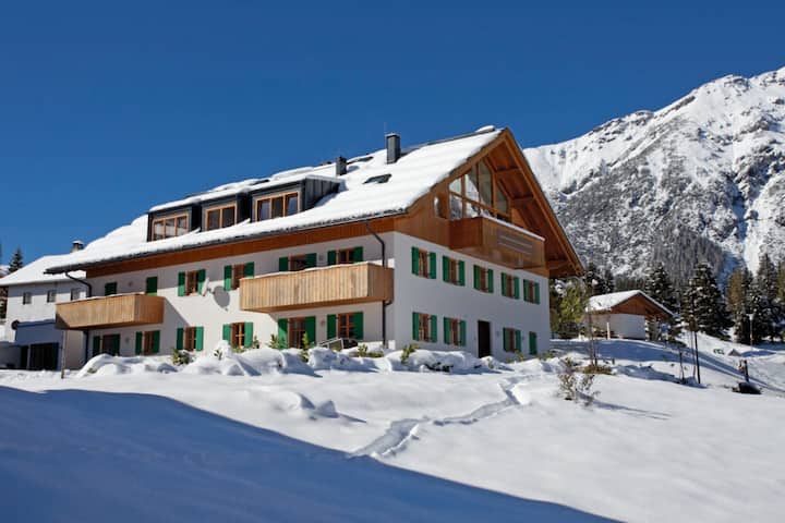 Appartement Edelweiss In Chalet Zur Rose, Berwang - Reutte