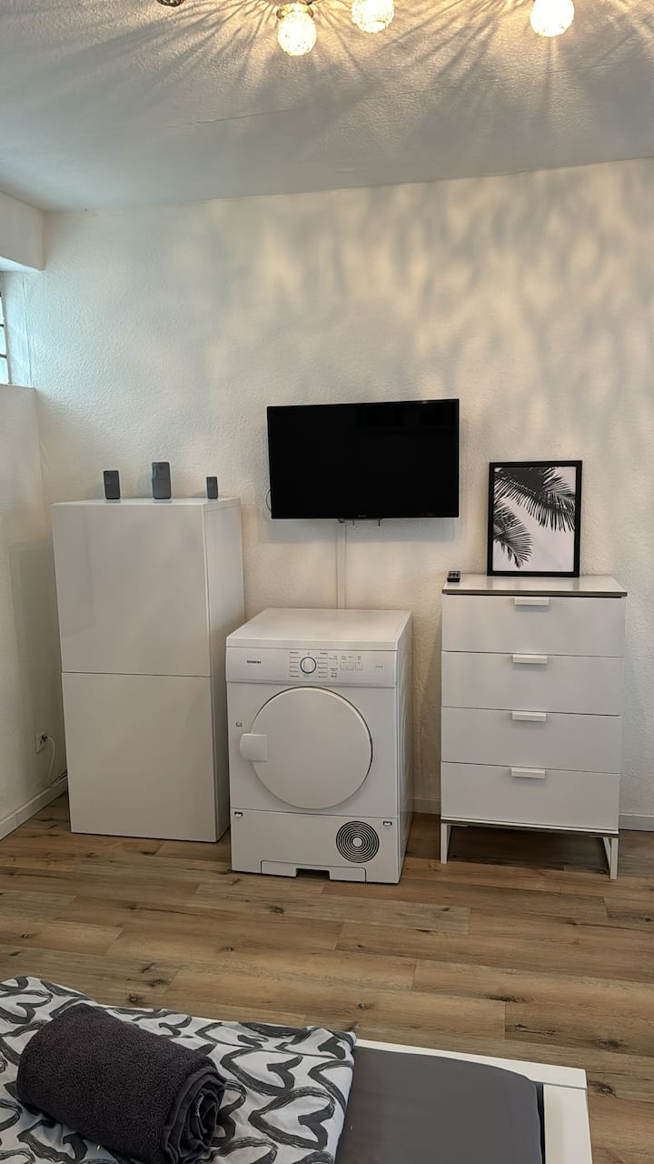 1 Zimmer Wohnung Zentral /Eigenständiger Check In - Kiel