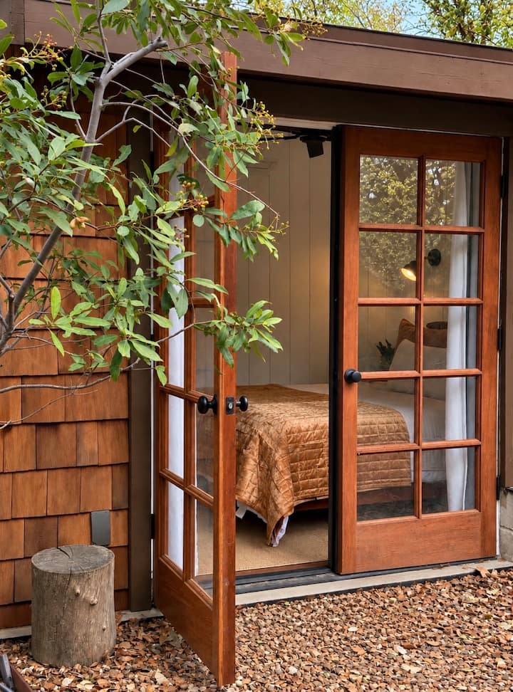 Whispering Pines | Romantic 1938 Cabin Retreat - Julian, CA