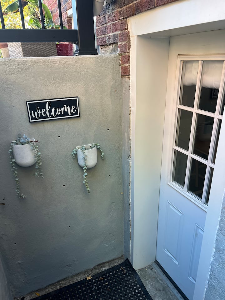 Modern One Bedroom Basement Apartment - Pittsburgh, PA