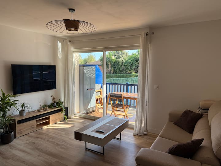 Joli T2 Avec Piscine, Plage 10min à Pied , Parking - Plage d'Hendaye