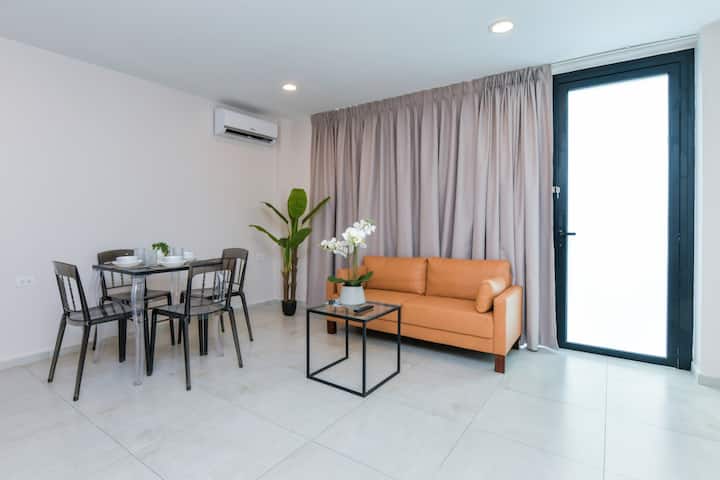 Rooftop Pool W/lounge Area-studio Sleeps 2 #A3 - Aruba