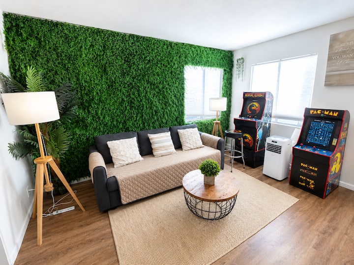 Walk To Beach |Arcades|2 King Beds|kitchen|parking - Ventura, CA
