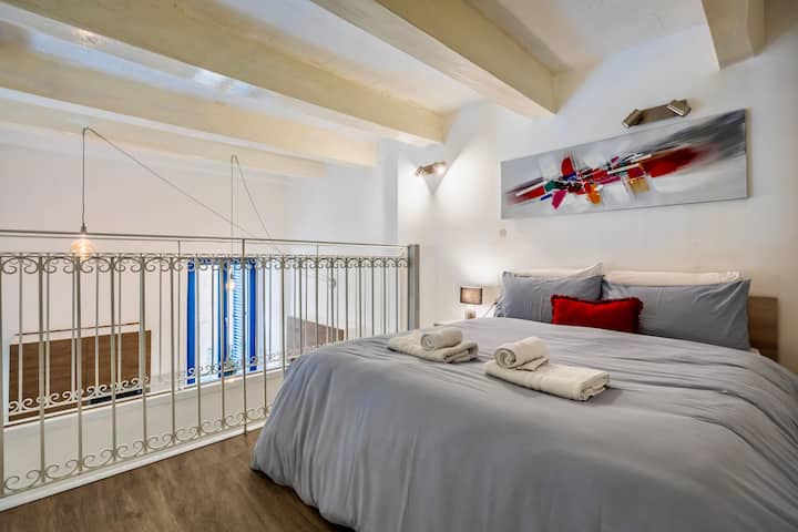 Reside In Heart Of Valletta | No Service Fees! - Malte