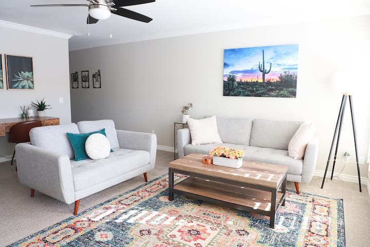 Biltmore Condo | Golf, Shop, Dine & Pool - Phoenix