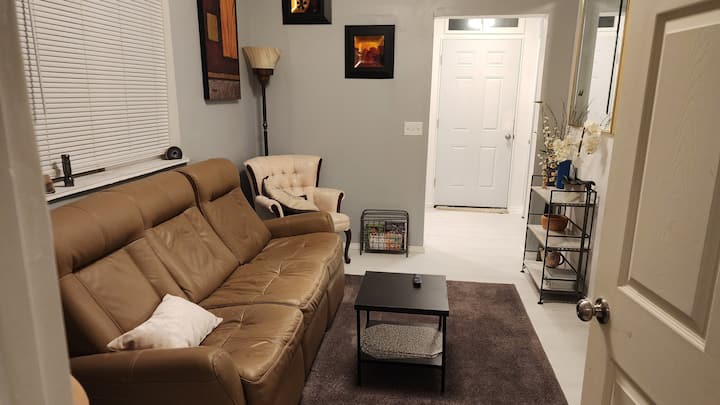 Cheerful Relaxing 2 Bedroom Unit - Everett, WA
