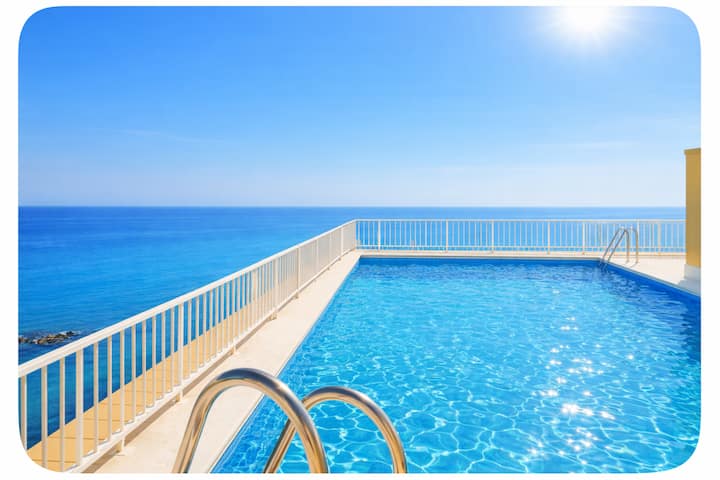 Marbella Beachfront Apt ·Rooftop Pool ·Ocean Views - Marbella
