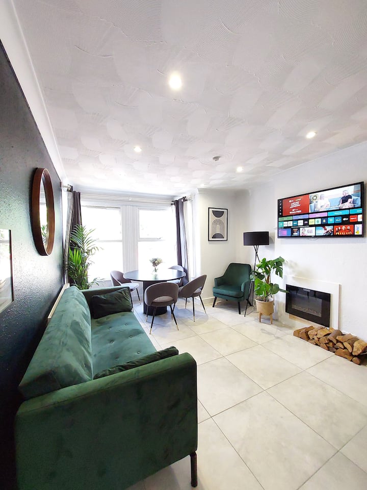 Elegant 2 Bedroom Flat In Dartford - Dartford