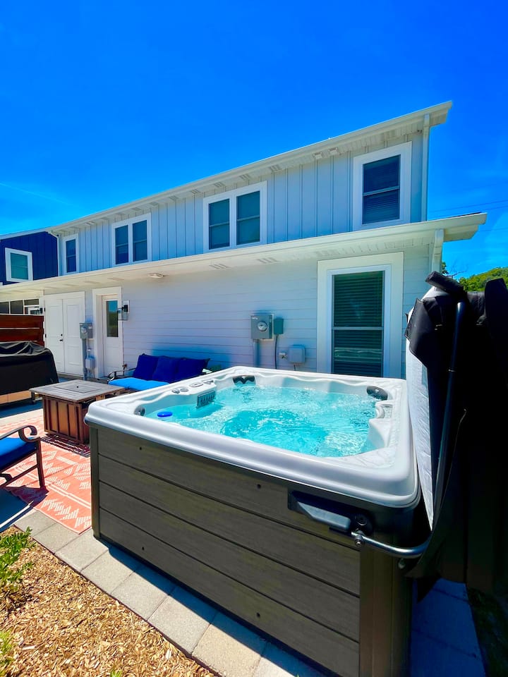 New! Lake Michigan Stay Hot Tub Fire Pit Sleeps 10 - 密西根市