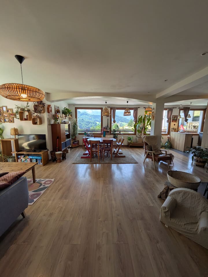 Grand Appartement Familial En Coeur De Village - Manigod