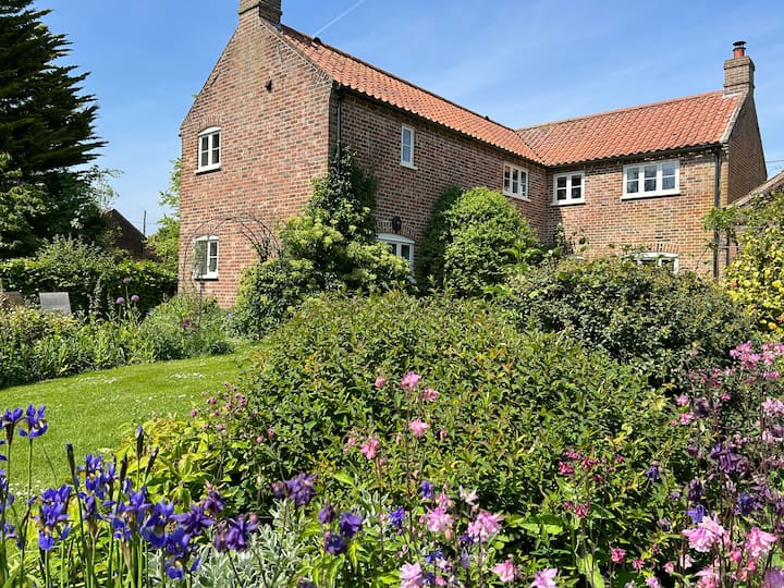 Two Bedroom Cottage In Peaceful Location - Norfolk