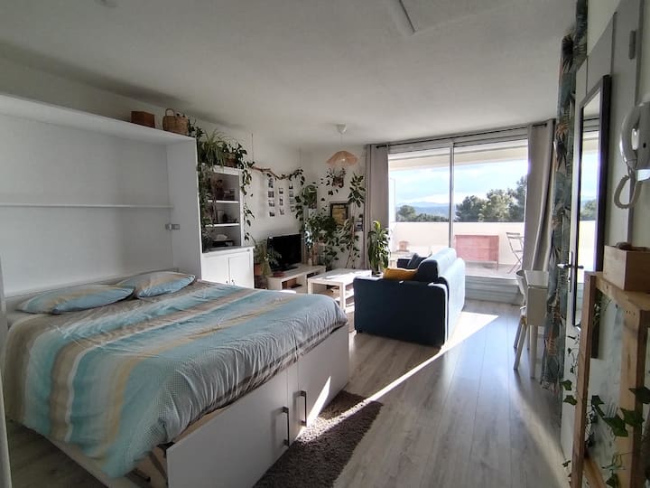 Joli Studio, Vue Dégagée, Dans Résidence Fermée. - Aix-en-Provence