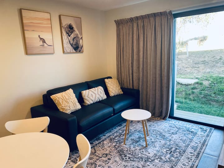Warm And Dry Snowy Mountain Escape - Jindabyne