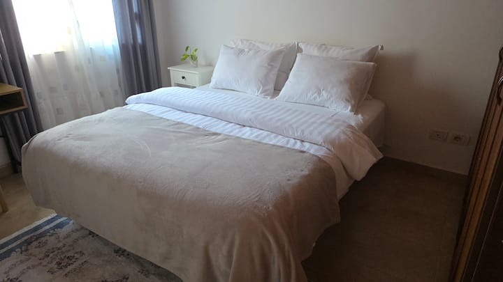 Tiny Townhouse At A Great Location In Tirana - Tirana